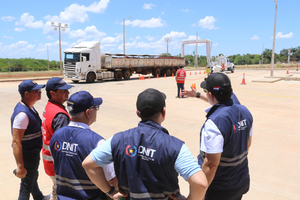 Paraguay: DNIT fortalece controles en el Puente de la Integración ...
